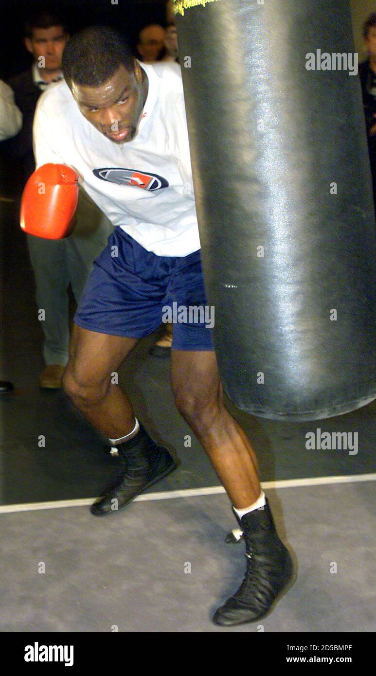 American heavyweight boxer hi-res stock photography and images - Alamy