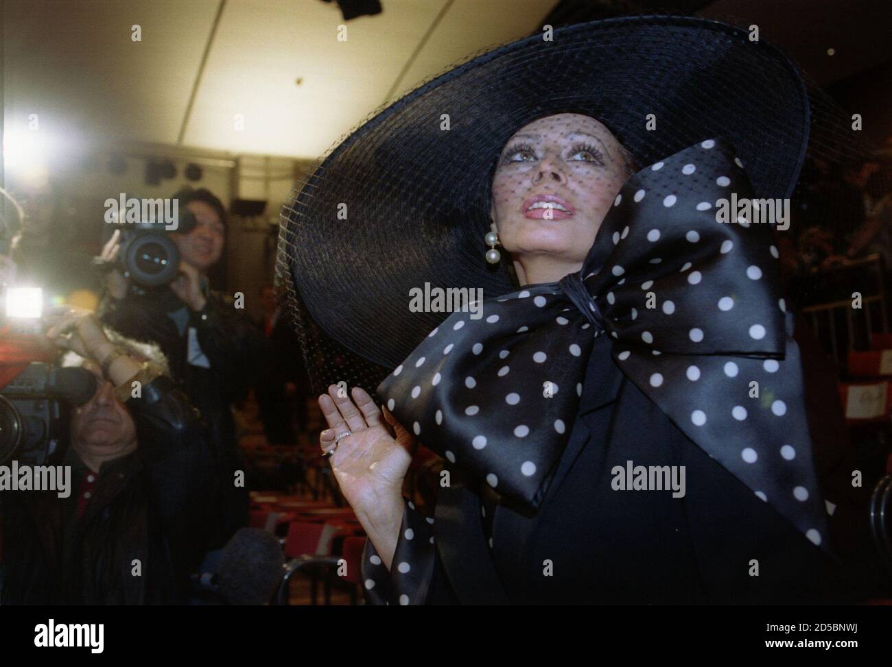 Sophia loren ready wear 1994 hi-res stock photography and images - Alamy