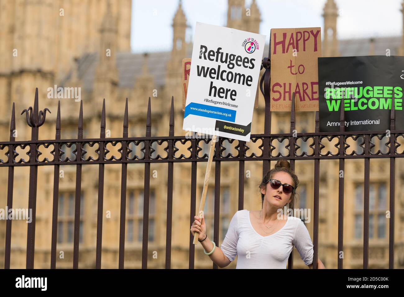 Refugees coming to uk hi-res stock photography and images - Alamy