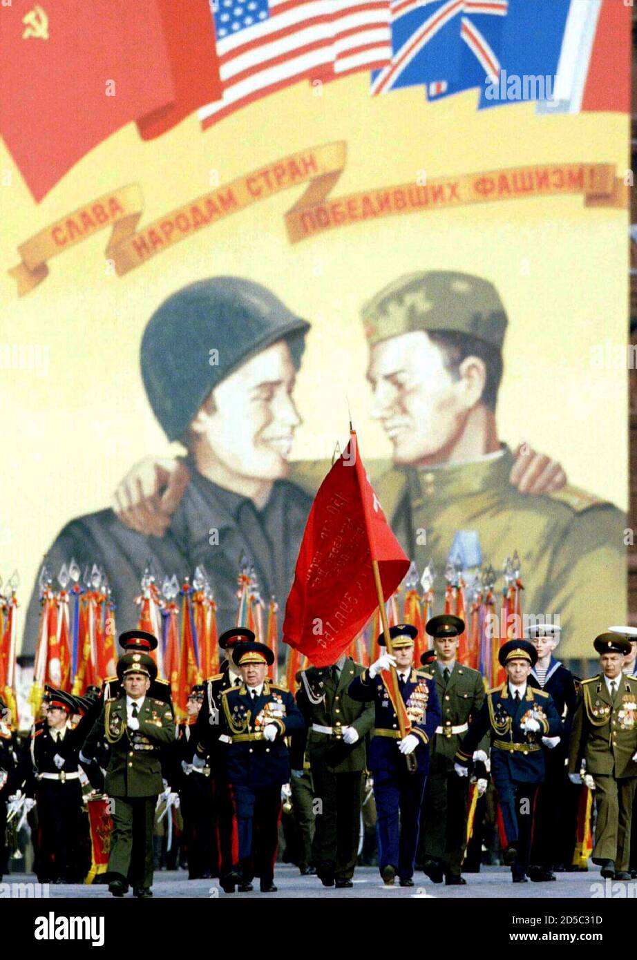 Soviet flag red square hi-res stock photography and images - Alamy