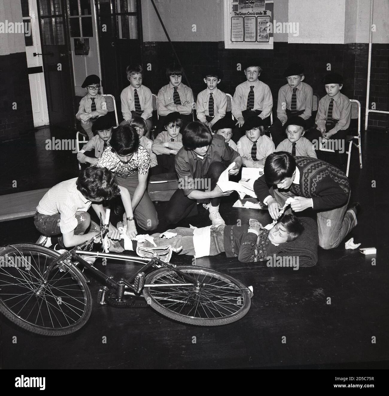 Britain school first aid hi-res stock photography and images - Alamy