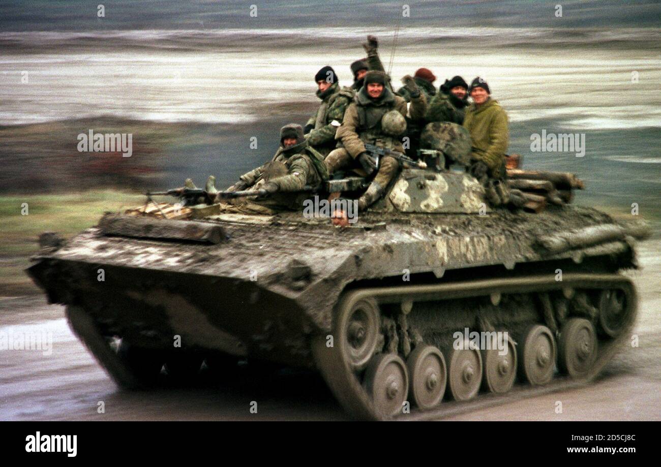 Heavily armoured soldiers hi-res stock photography and images - Alamy