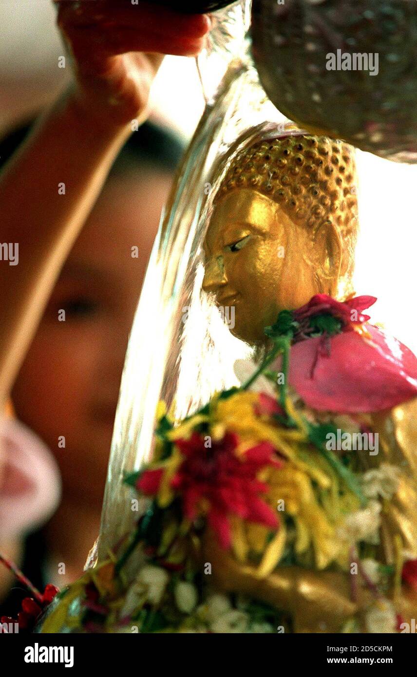 Vesak bathing buddha hi-res stock photography and images - Alamy