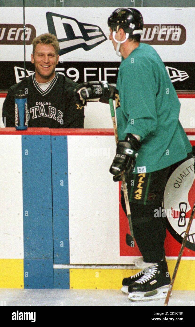 Brett hull june hi-res stock photography and images - Alamy