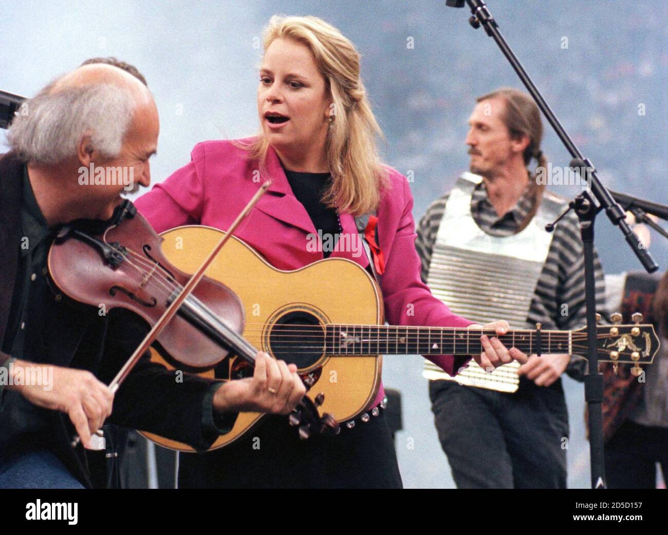 Mary chapin carpenter during hi-res stock photography and images - Alamy