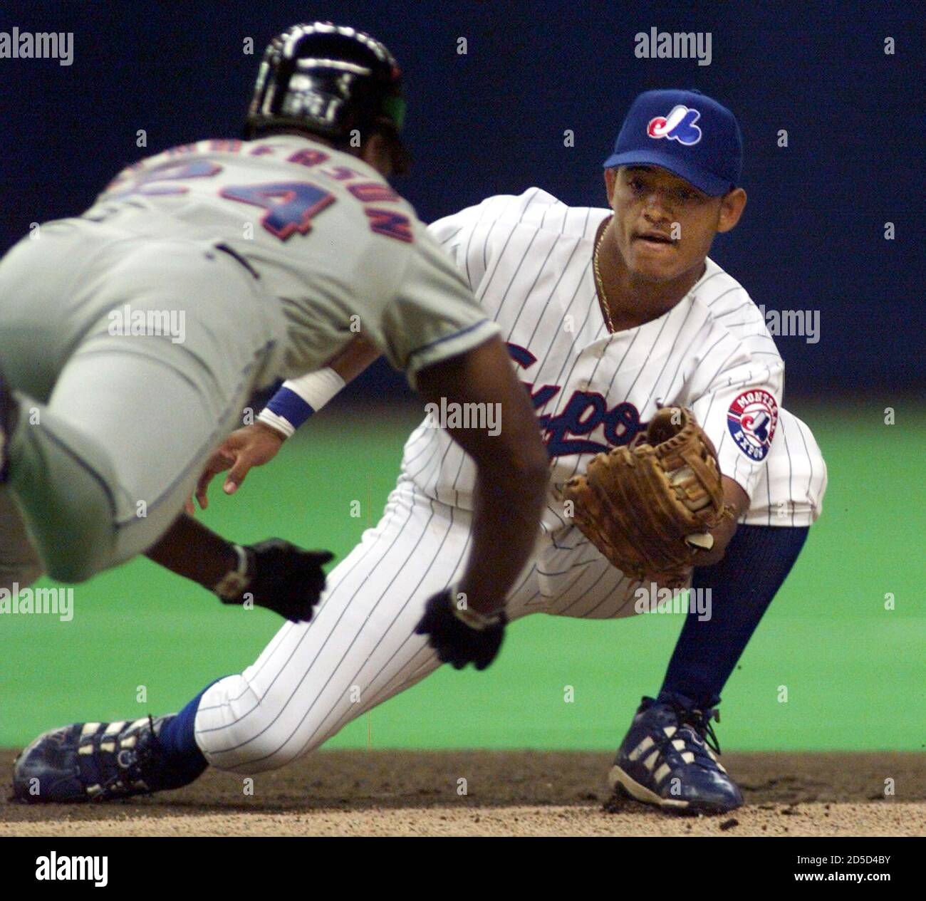 Rickey henderson stealing hi-res stock photography and images - Alamy