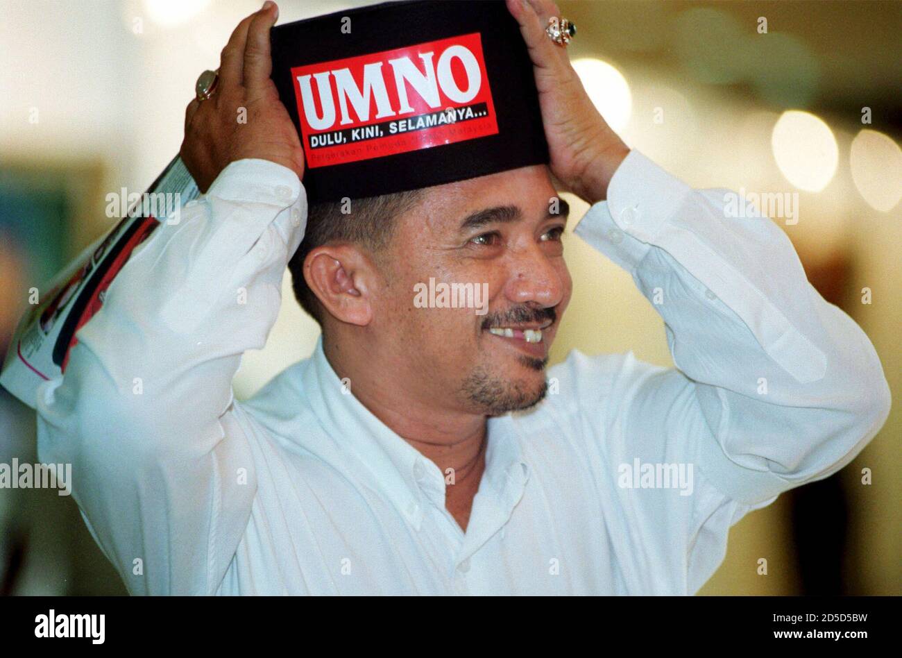 Snap cap hi-res stock photography and images - Alamy