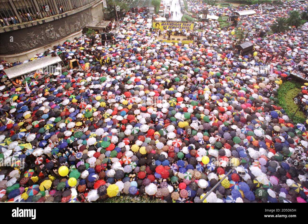 Corazon aquino rally philippines hi-res stock photography and images ...