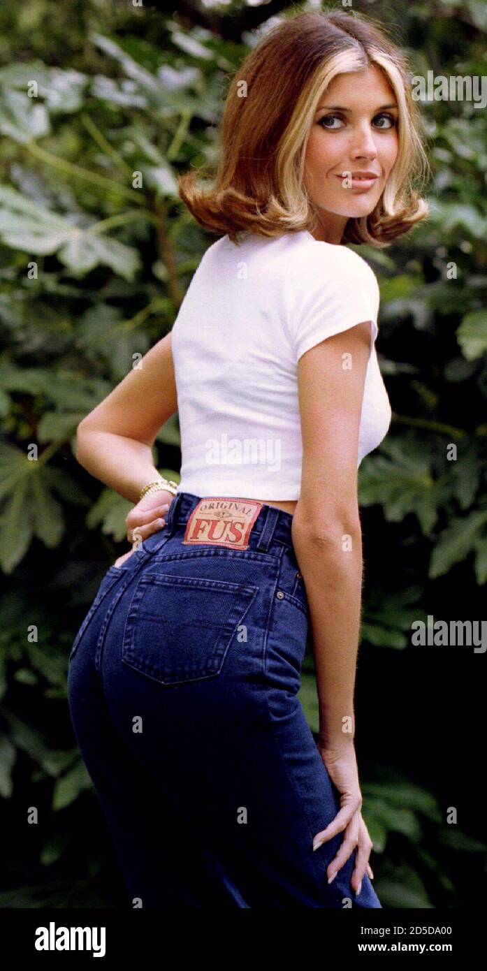 Mandy smith shows off her hi-res stock photography and images - Alamy