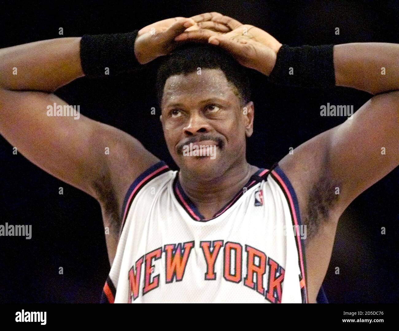 Ewing foul shot hi-res stock photography and images - Alamy