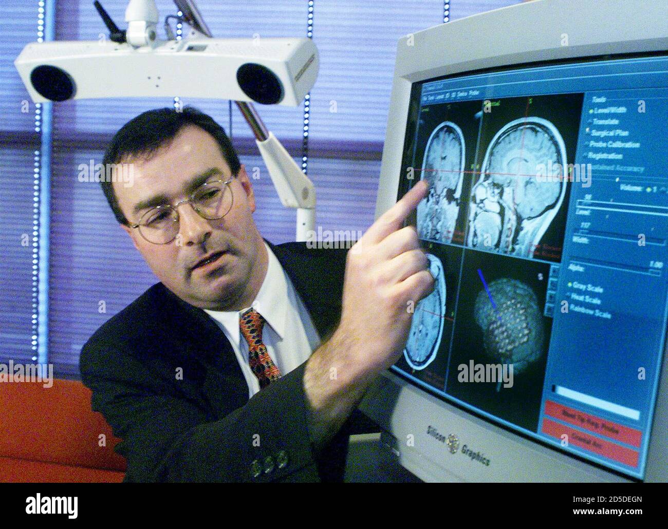 Brain monitor surgery hi-res stock photography and images - Alamy