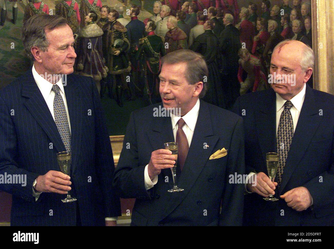 Vaclav havel mikhail gorbachev hi-res stock photography and images - Alamy