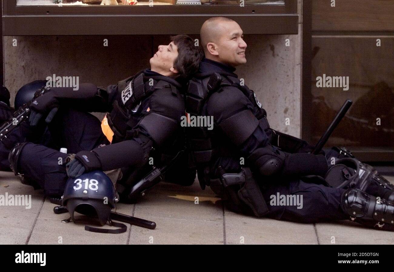 World trade organization seattle hi-res stock photography and images ...