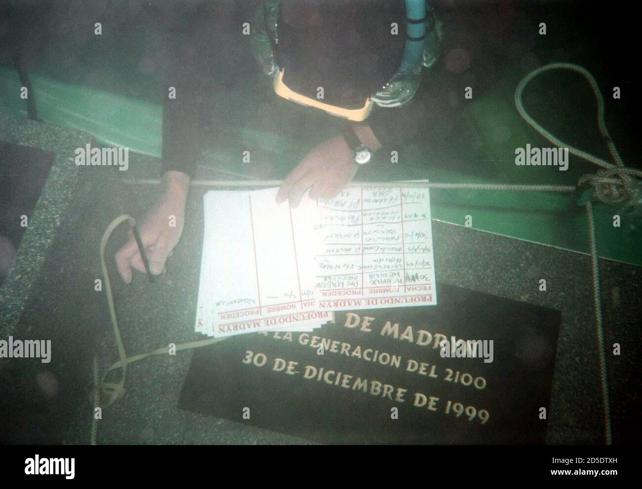 Underwater capsule hi-res stock photography and images - Alamy