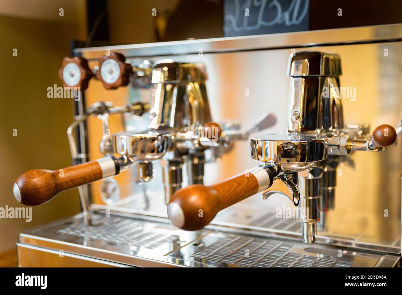 Coffee machine mechanics hi-res stock photography and images - Alamy