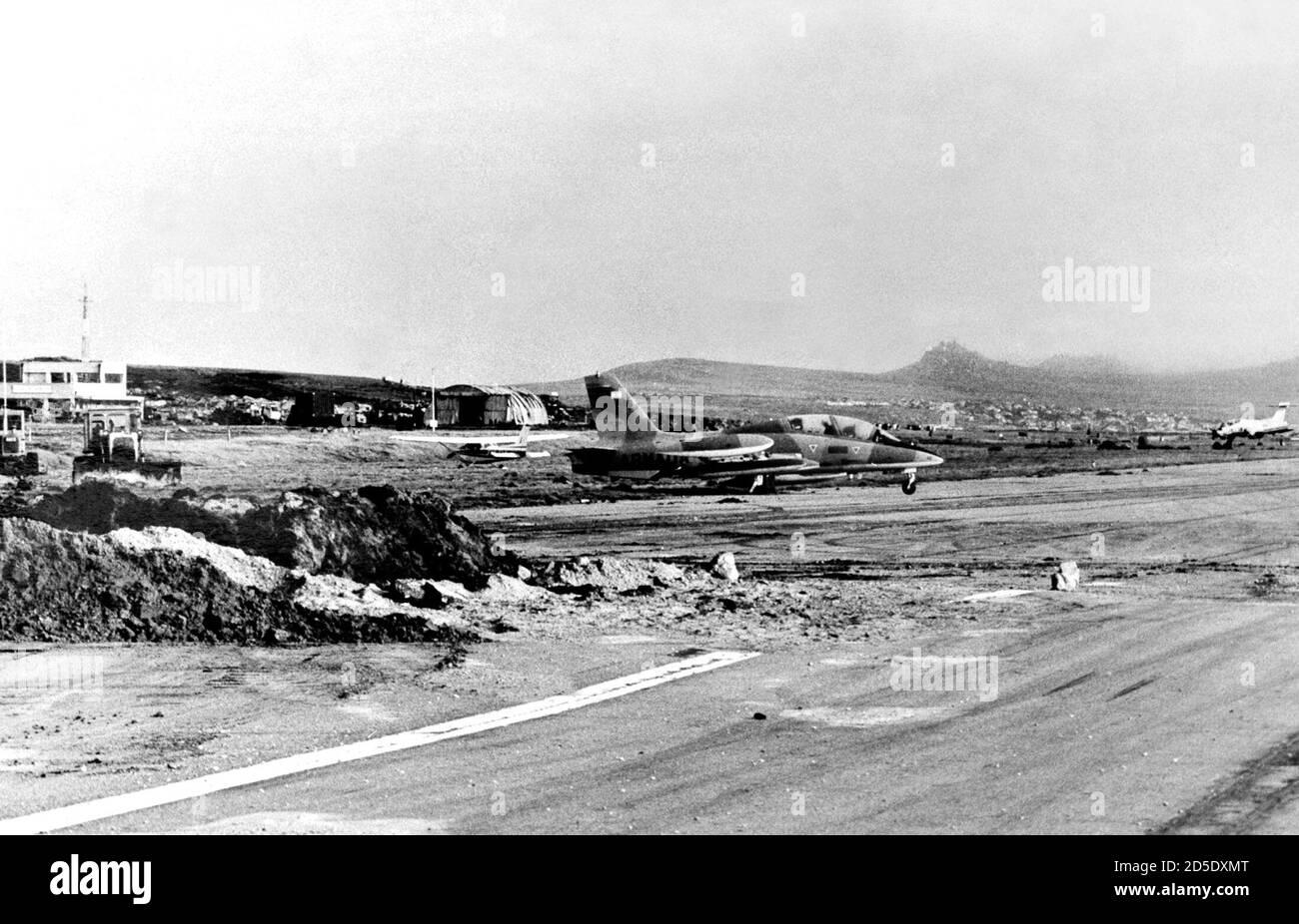 Falklands british forces 1982 Black and White Stock Photos & Images - Alamy