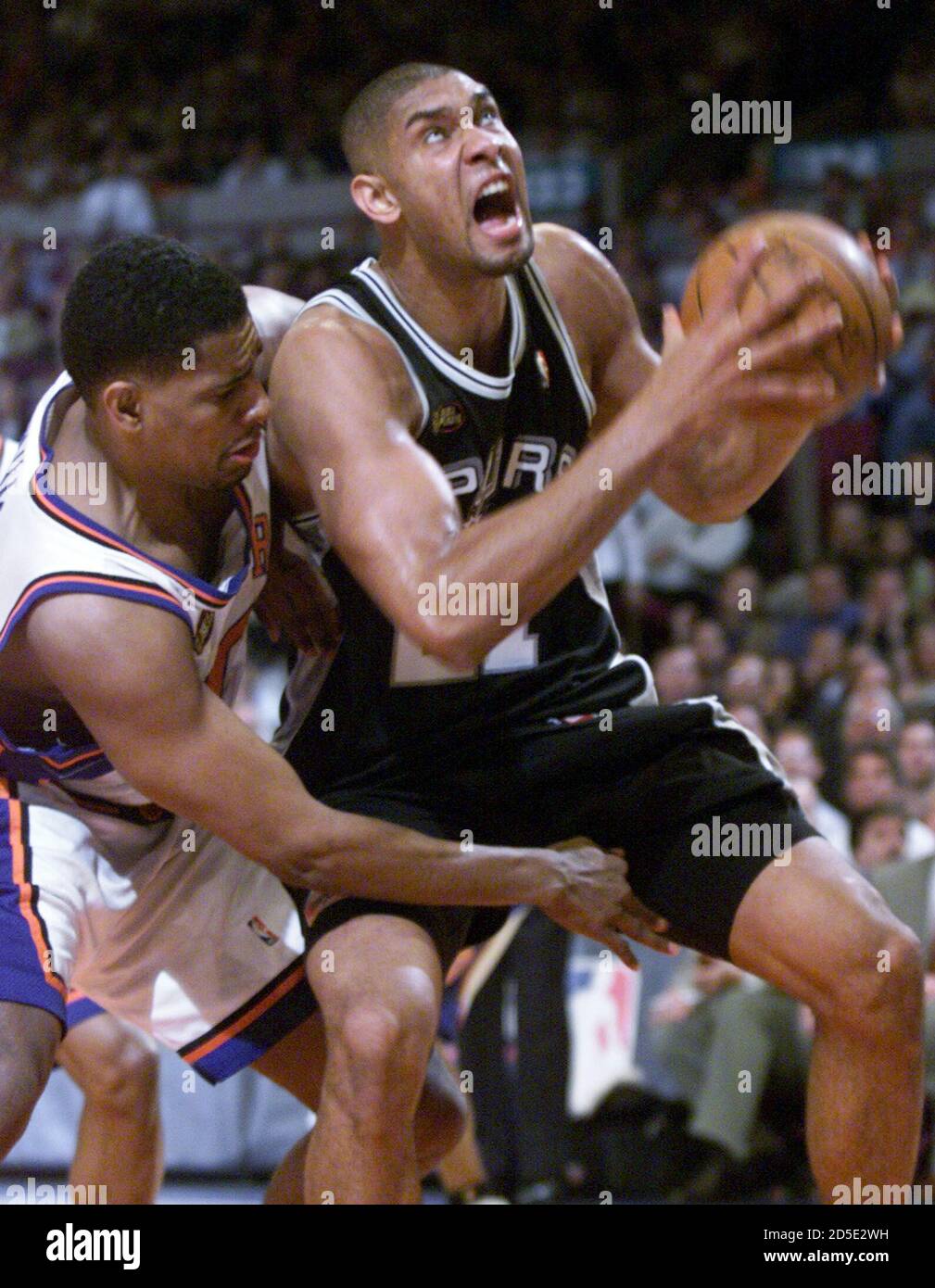 Tim duncan 1999 finals hi-res stock photography and images - Alamy