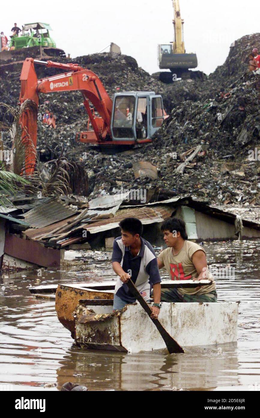 Garbage mountain philippines hi-res stock photography and images - Alamy