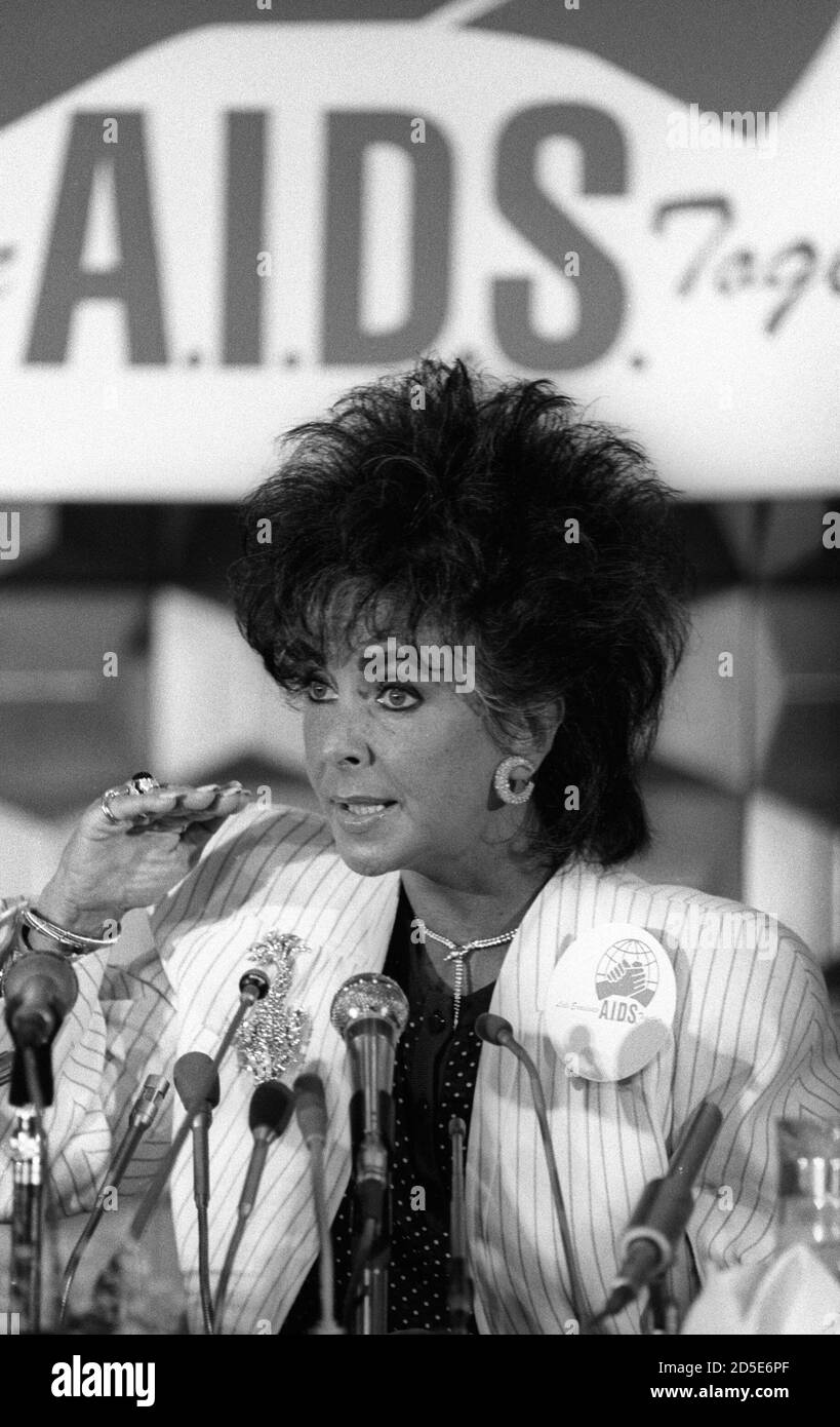 Elizabeth taylor 1987 aids hi-res stock photography and images - Alamy
