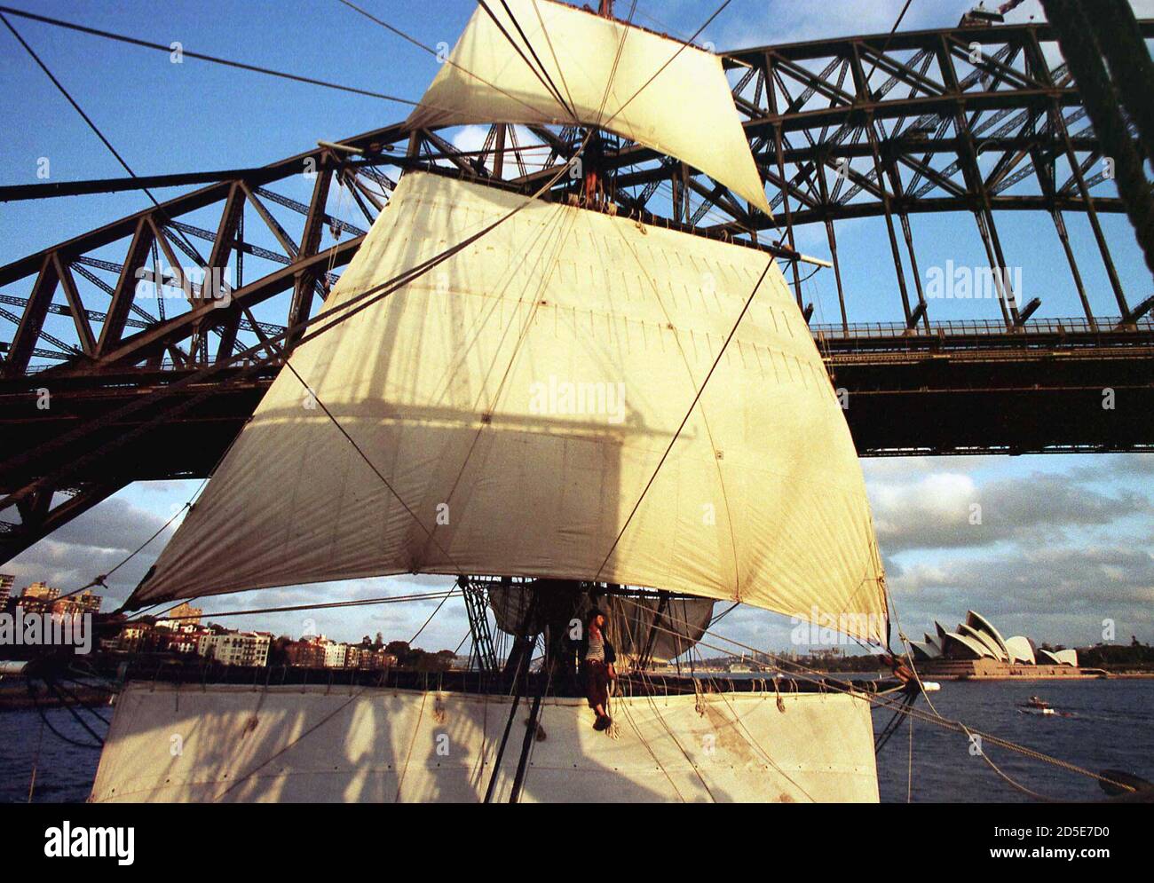 18th century ship rigging hi-res stock photography and images - Alamy