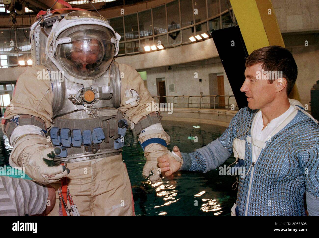 Yuri gidzenko hi-res stock photography and images - Alamy