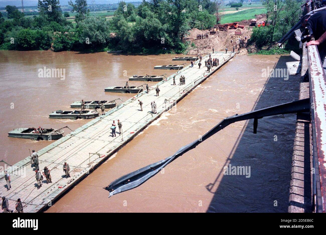 Pontoon Bridge Civil War High Resolution Stock Photography and Images ...