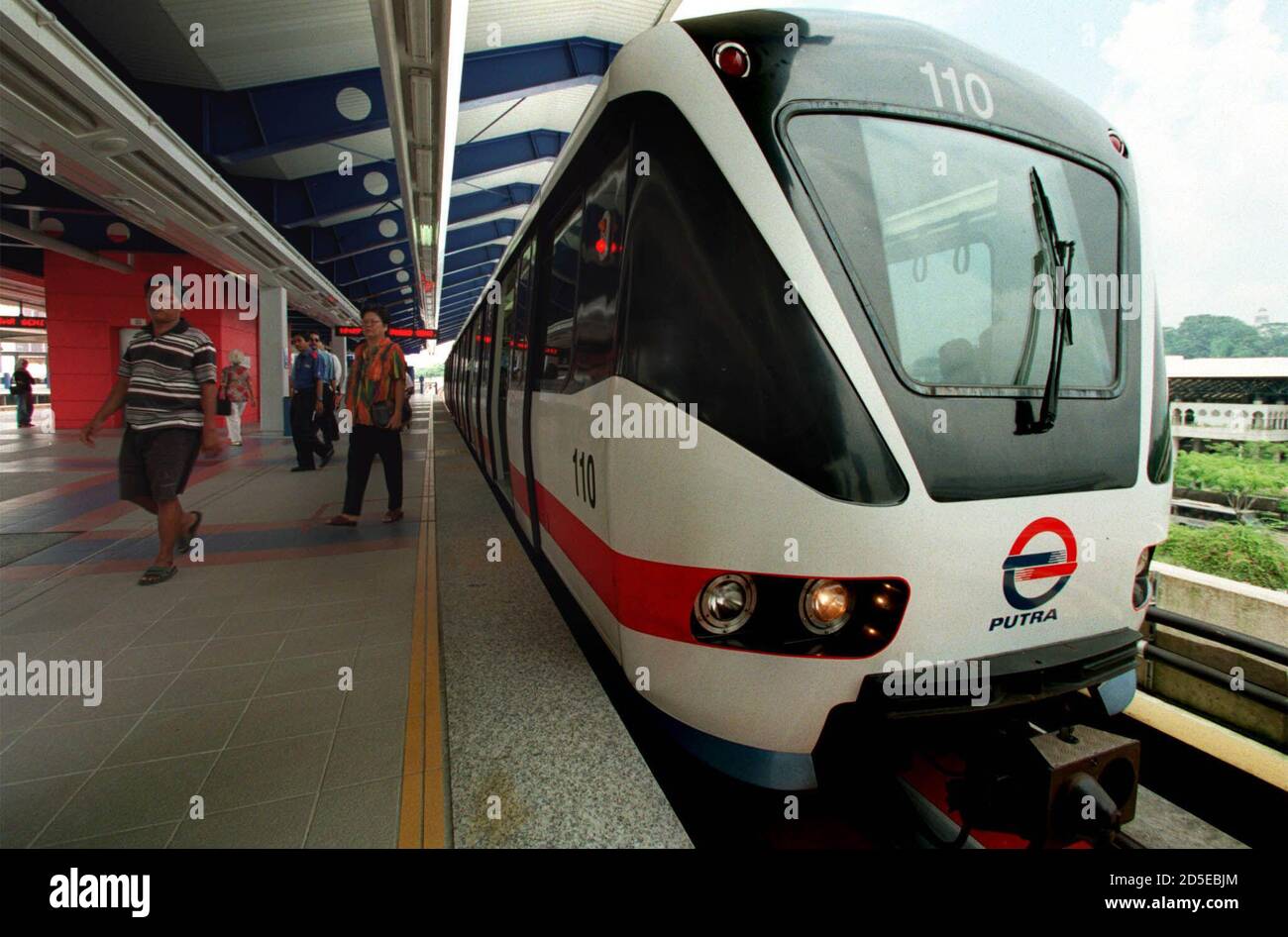 Light rail transit under construction hi-res stock photography and ...