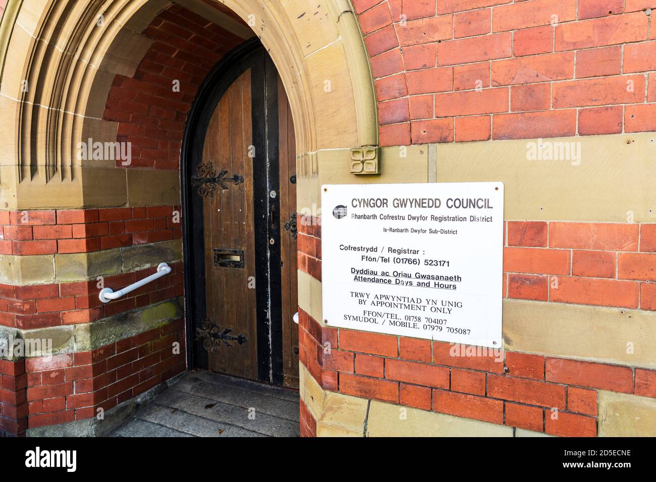Cyngor gwynedd council sign hi-res stock photography and images - Alamy