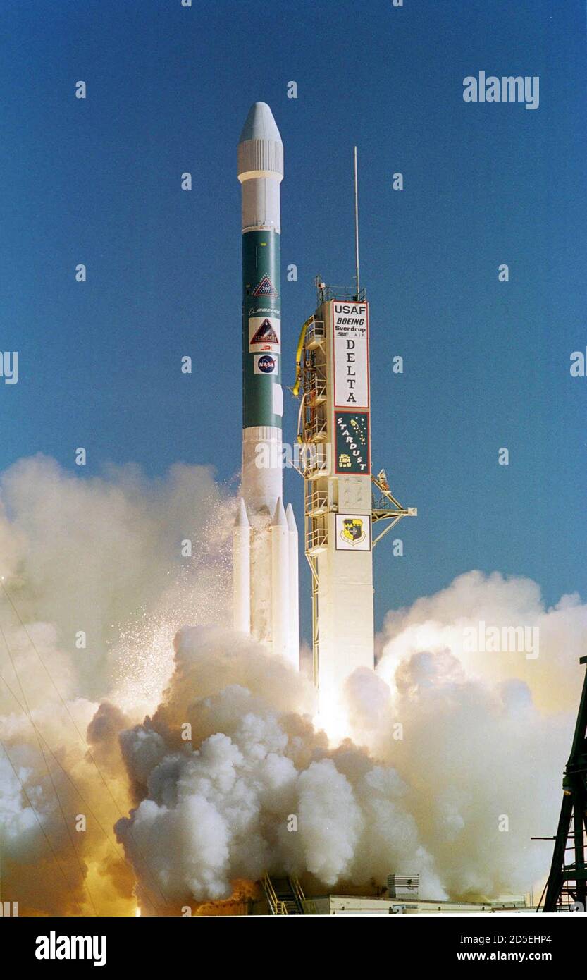 Discovered comet hi-res stock photography and images - Alamy