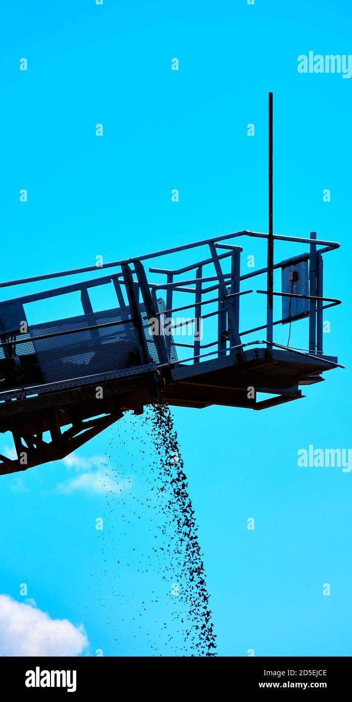 Fractionator hi-res stock photography and images - Alamy