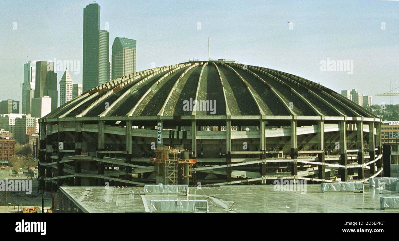 Implosion kingdome hi-res stock photography and images - Alamy