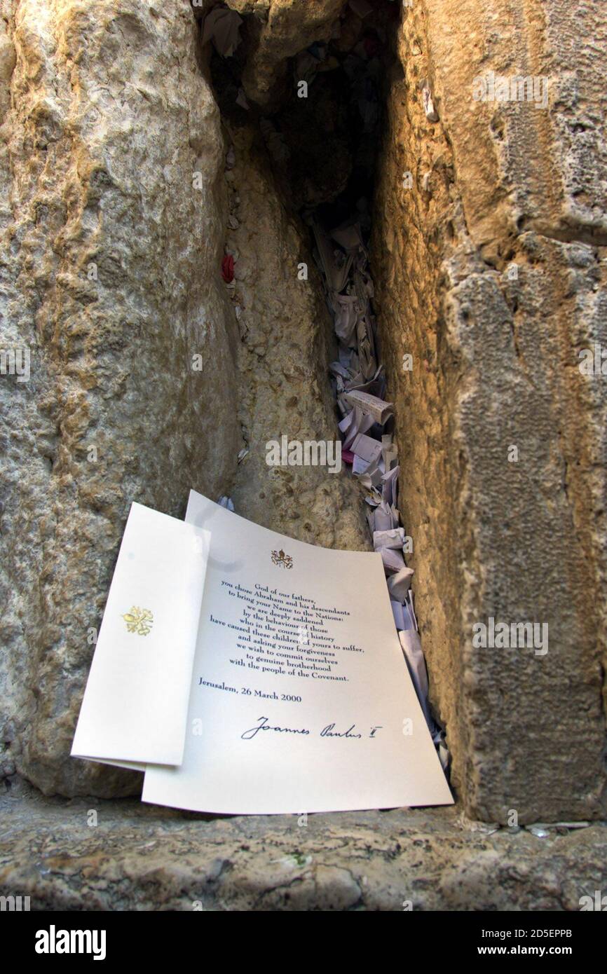 Paper Prayers High Resolution Stock Photography and Images - Alamy