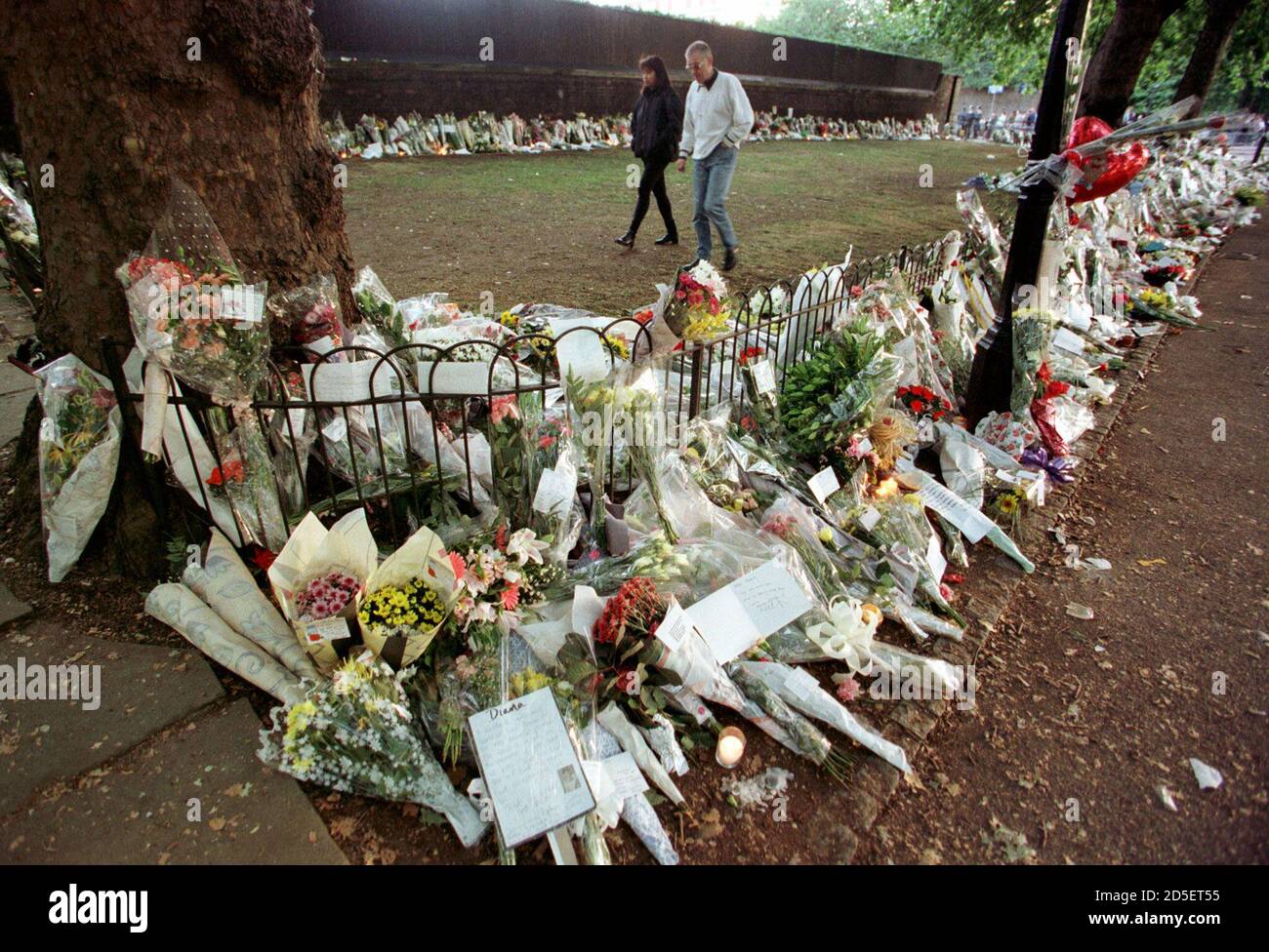 Dodi Al Fayed Funeral High Resolution Stock Photography and Images - Alamy
