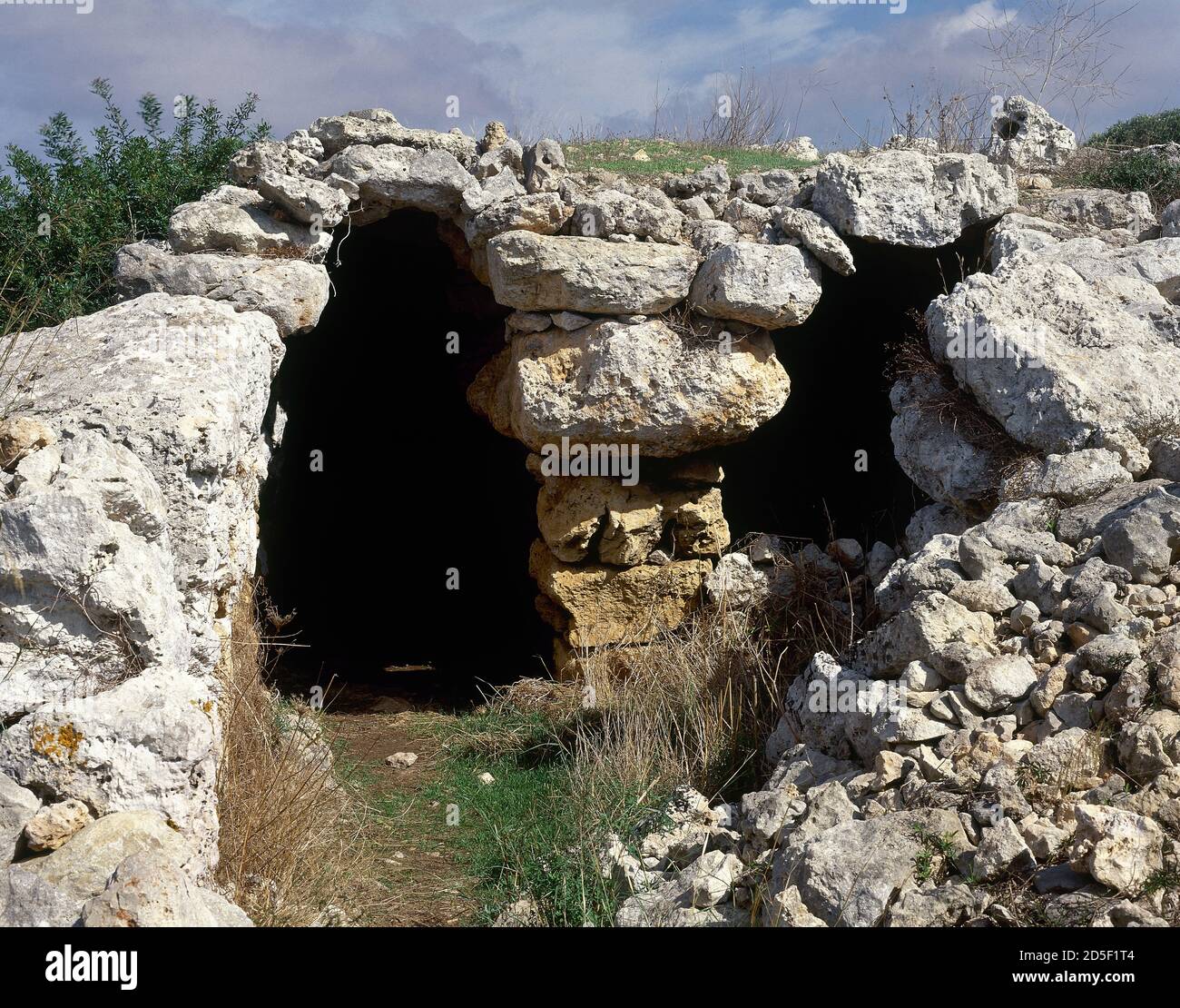 Cova des moro hi-res stock photography and images - Alamy