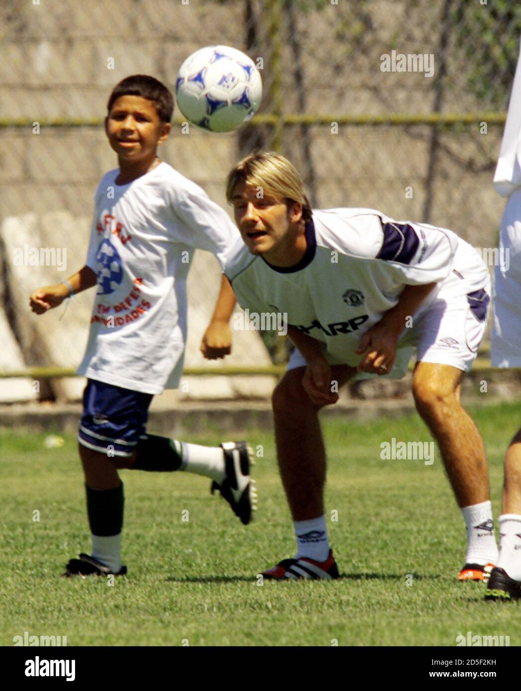 David beckham young soccer players hi-res stock photography and images ...