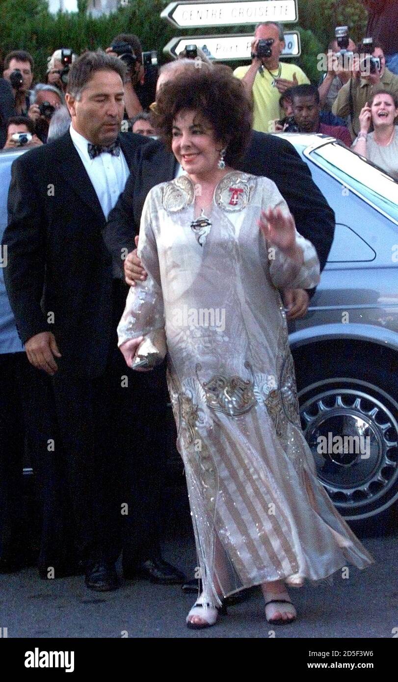 Elizabeth Taylor Cannes Film Festival High Resolution Stock Photography ...