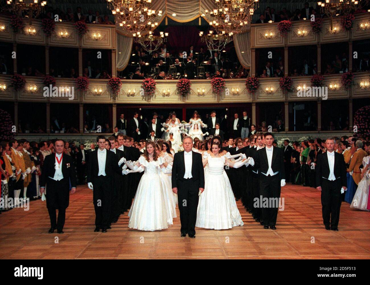 Entry Of The State Opera High Resolution Stock Photography and Images ...