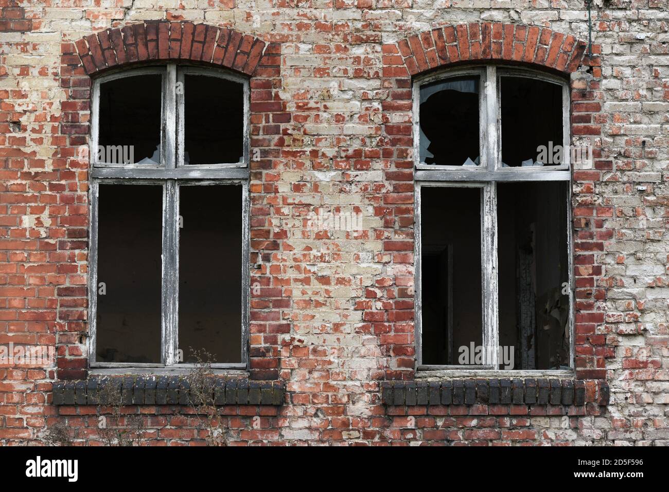 Old dilapidated building interior, urbex. Old dilapidated building ...