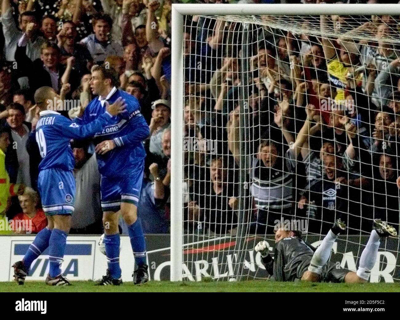 Duncan ferguson everton forest hi-res stock photography and images - Alamy