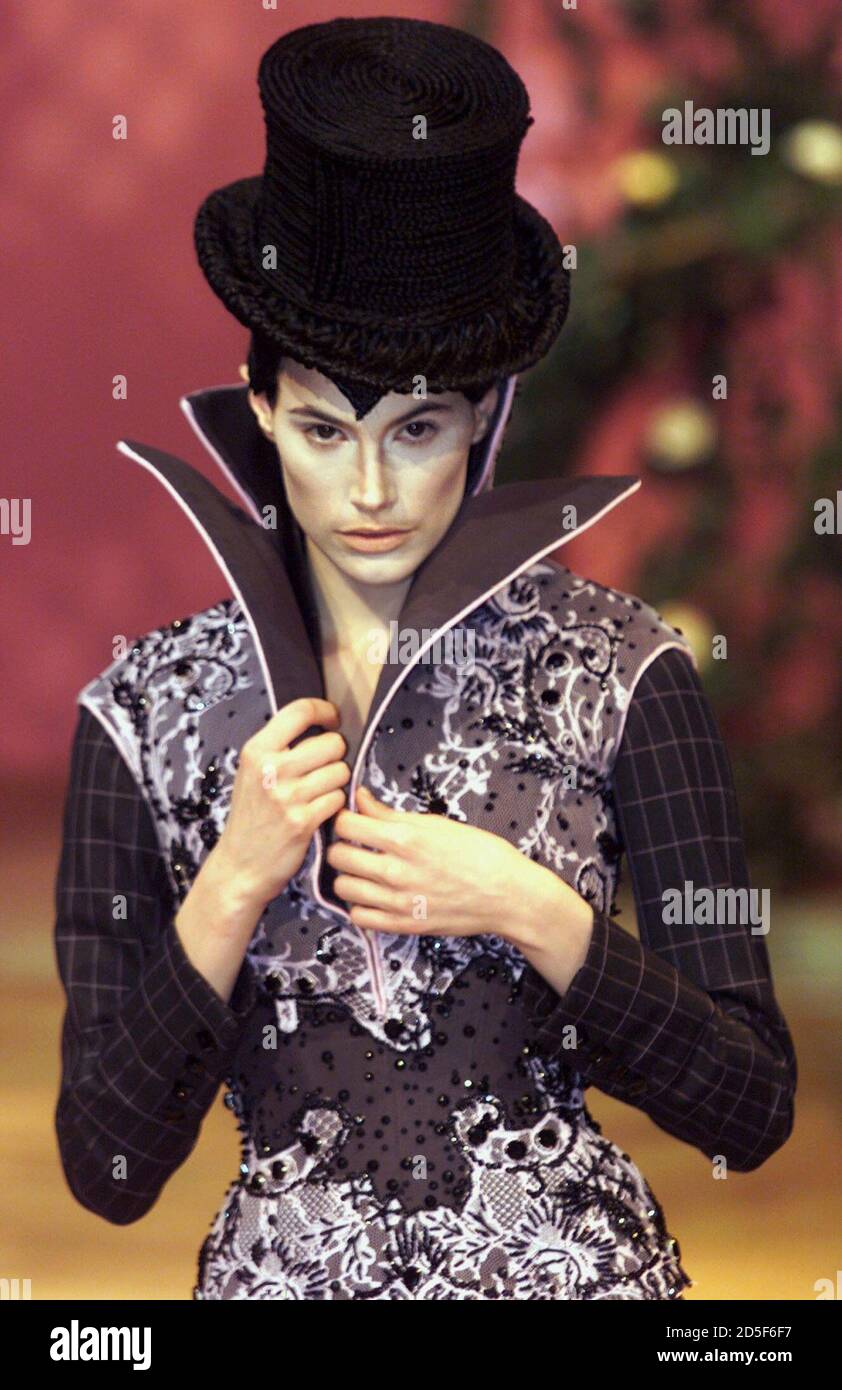 Givenchy 1999 hi-res stock photography and images - Alamy