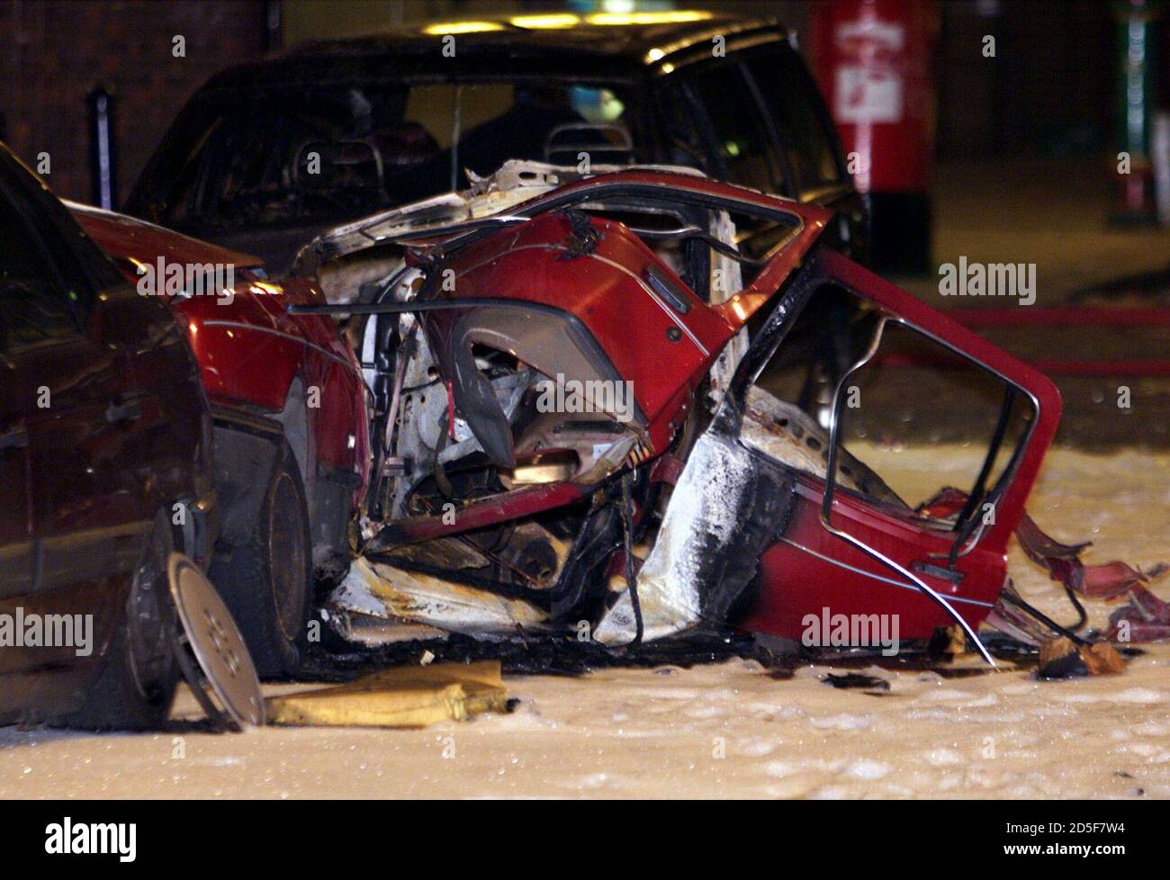 Mangled car hi-res stock photography and images - Alamy
