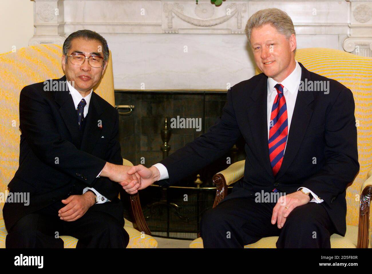 Japanese foreign minister keizo obuchi hi-res stock photography and ...