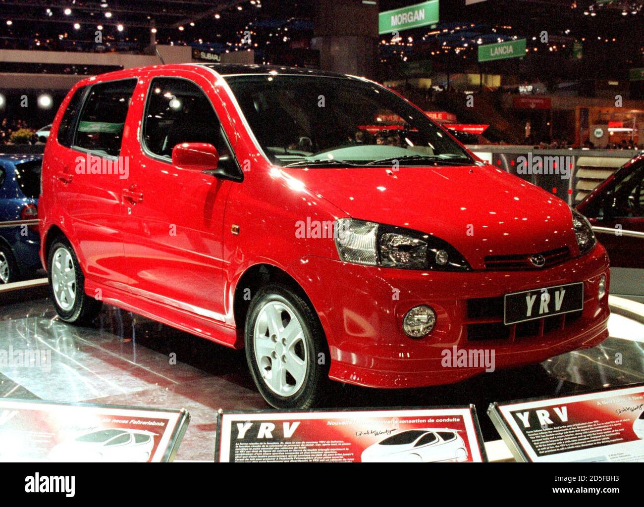 Daihatsu yrv hi-res stock photography and images - Alamy