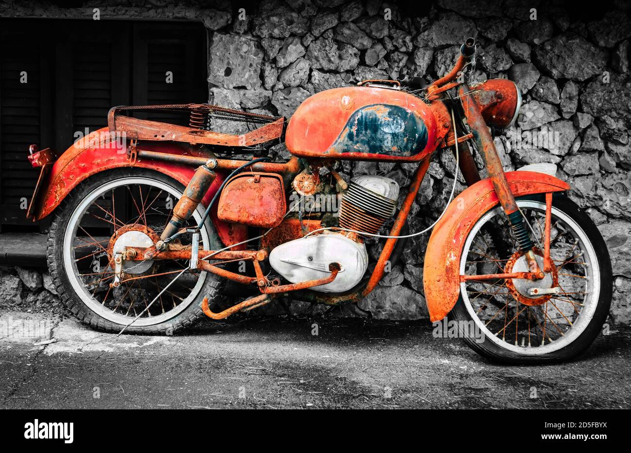 Old rusty motorcycle hi-res stock photography and images - Alamy