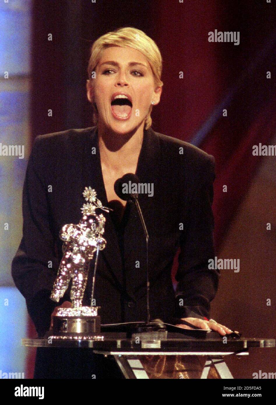 1996 mtv music video awards hi-res stock photography and images - Alamy