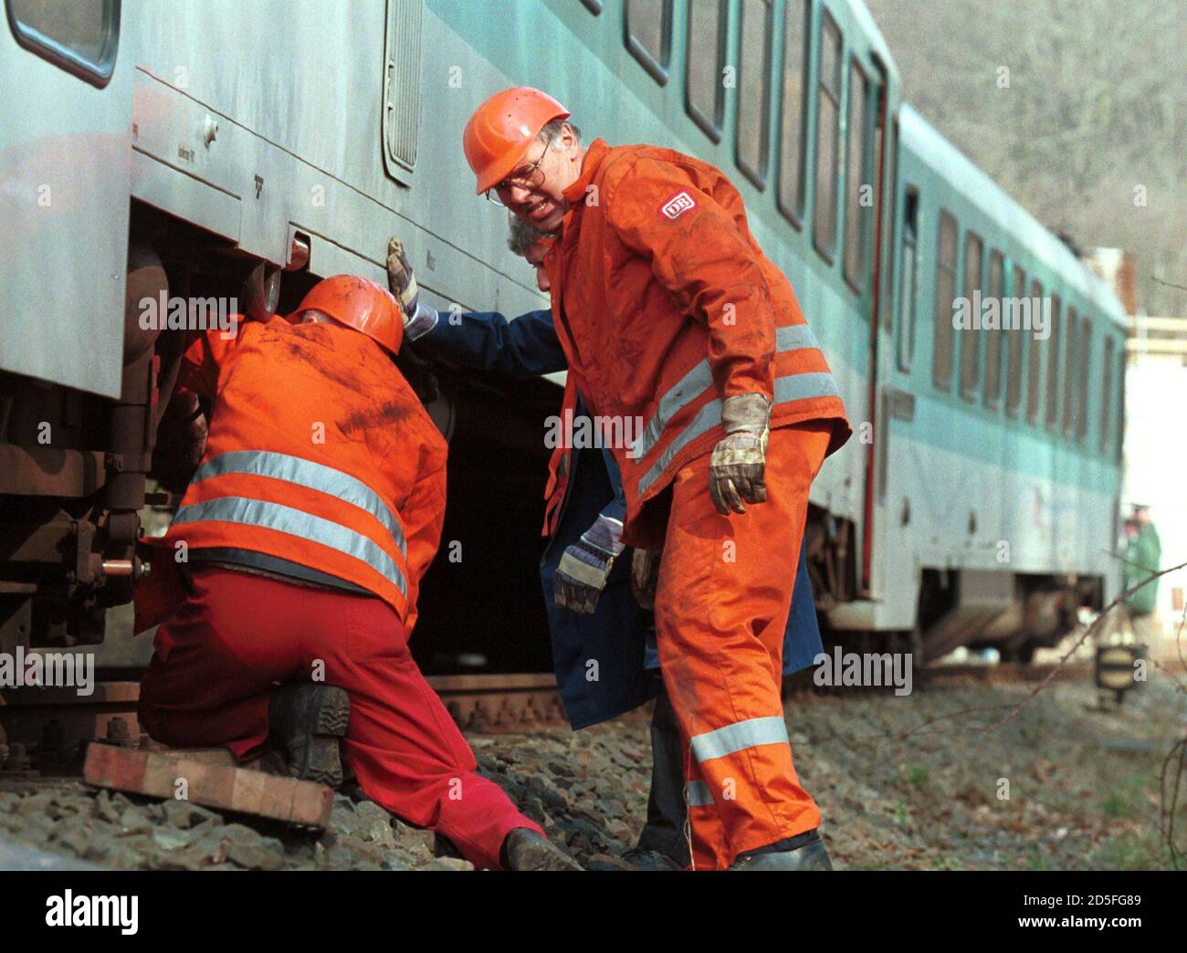 Railworkers hi-res stock photography and images - Alamy