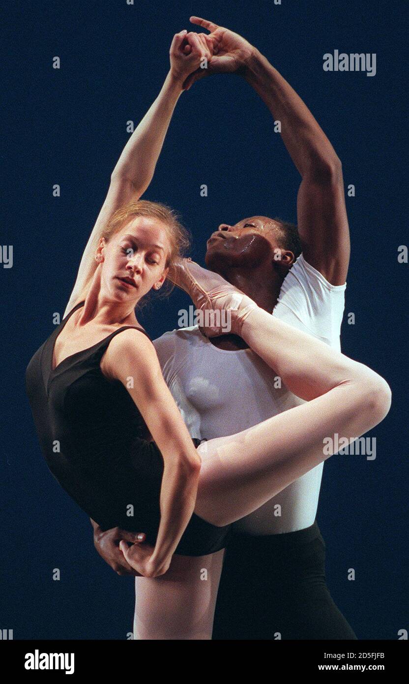 Performance london festival ballet hi-res stock photography and images ...