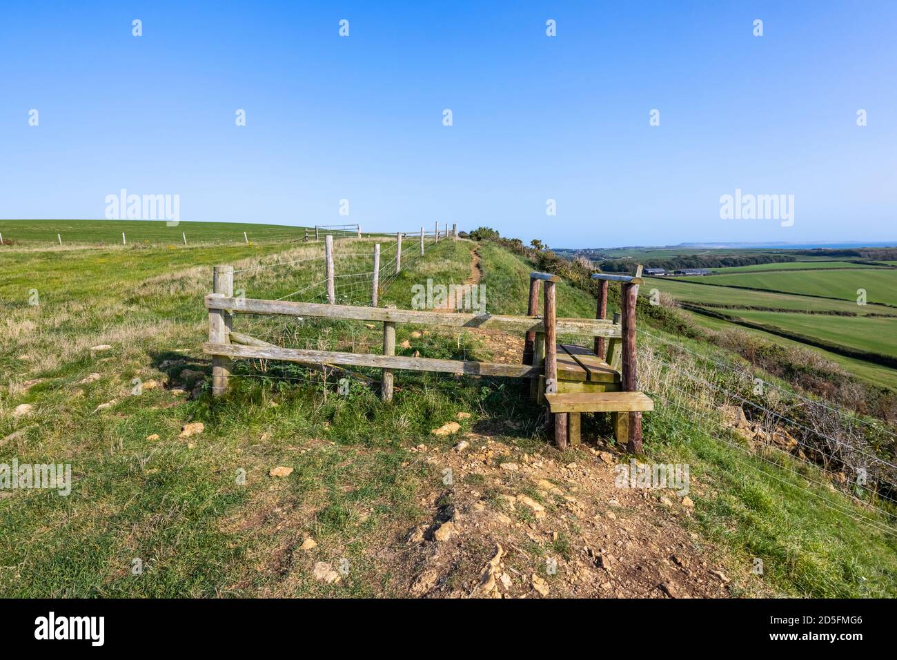 Path pathway barrier fence hi-res stock photography and images - Alamy