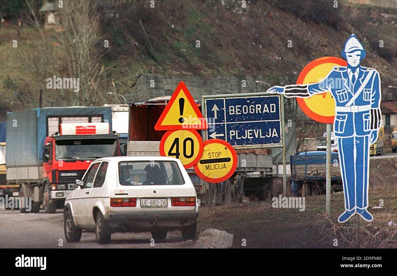 Border police montenegro hi-res stock photography and images - Alamy