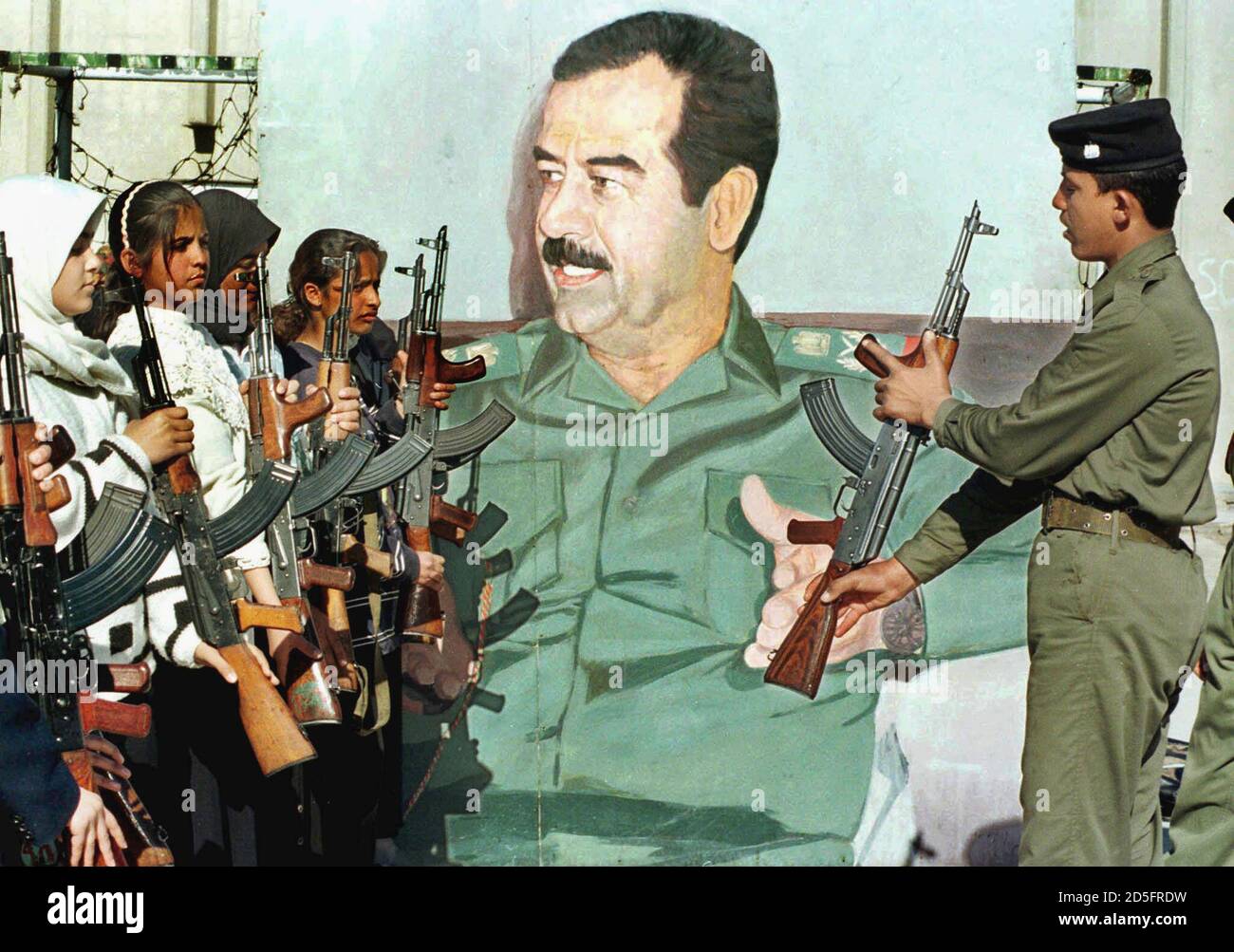 Iraq saddam mural hi-res stock photography and images - Alamy